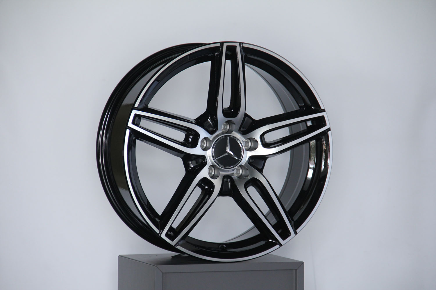 Car Rims Showroom | Car Rim Replacement | Sports Rim SG